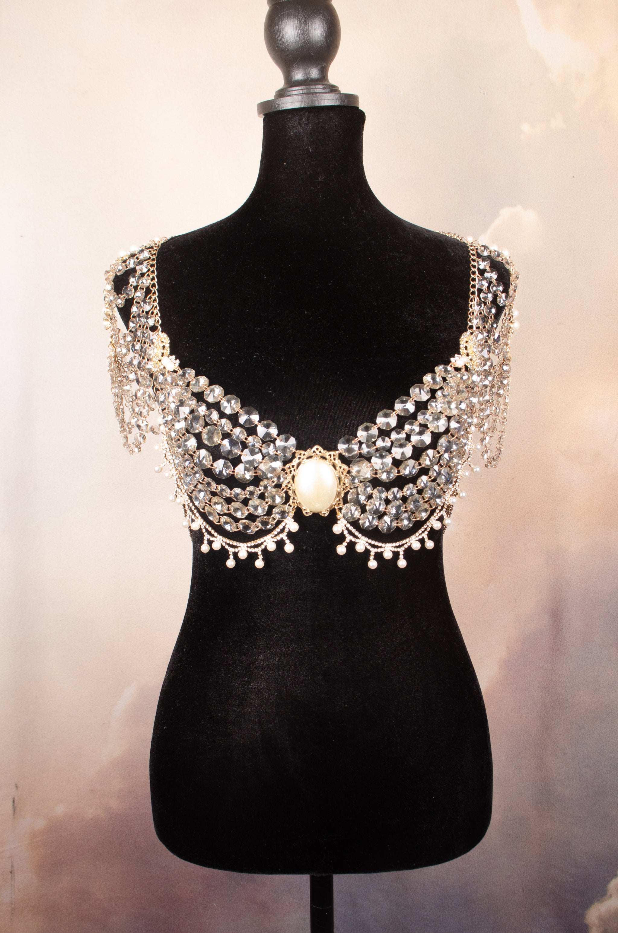 Your Elegance Unearthed - Haus of Junon